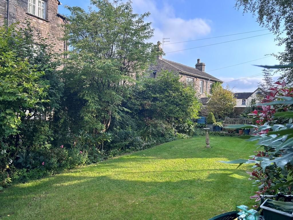 125a Stricklandgate, Kendal, LA9 4RF 2 bed maisonette - £155,000