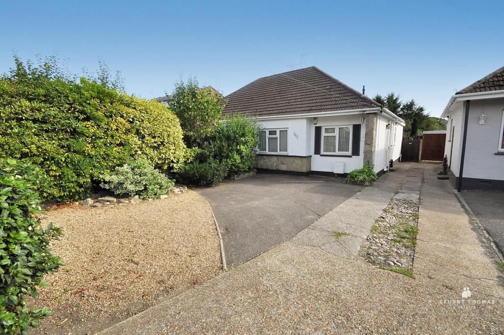 Hart Road, Thundersley 3 bed semi-detached bungalow - £365,000