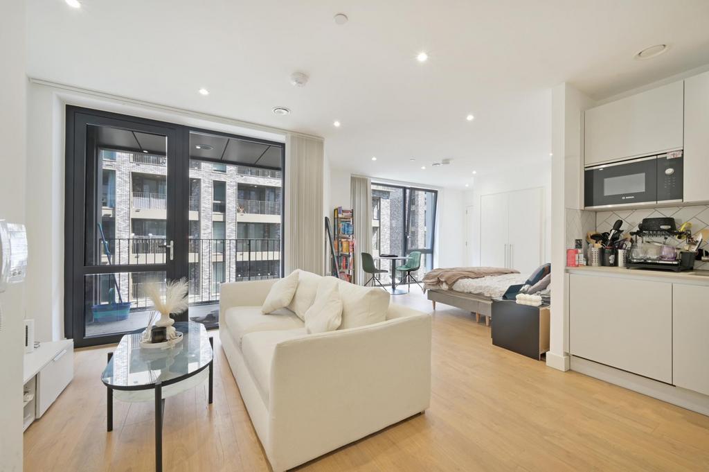 Peppercorn Court, 18 Blair Street, E14 Studio - £340,000
