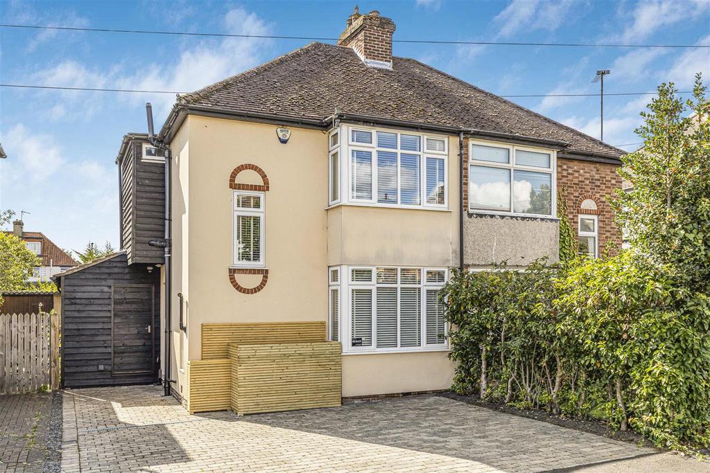 Lovell Road, Cambridge CB4 3 bed semi-detached house - £575,000