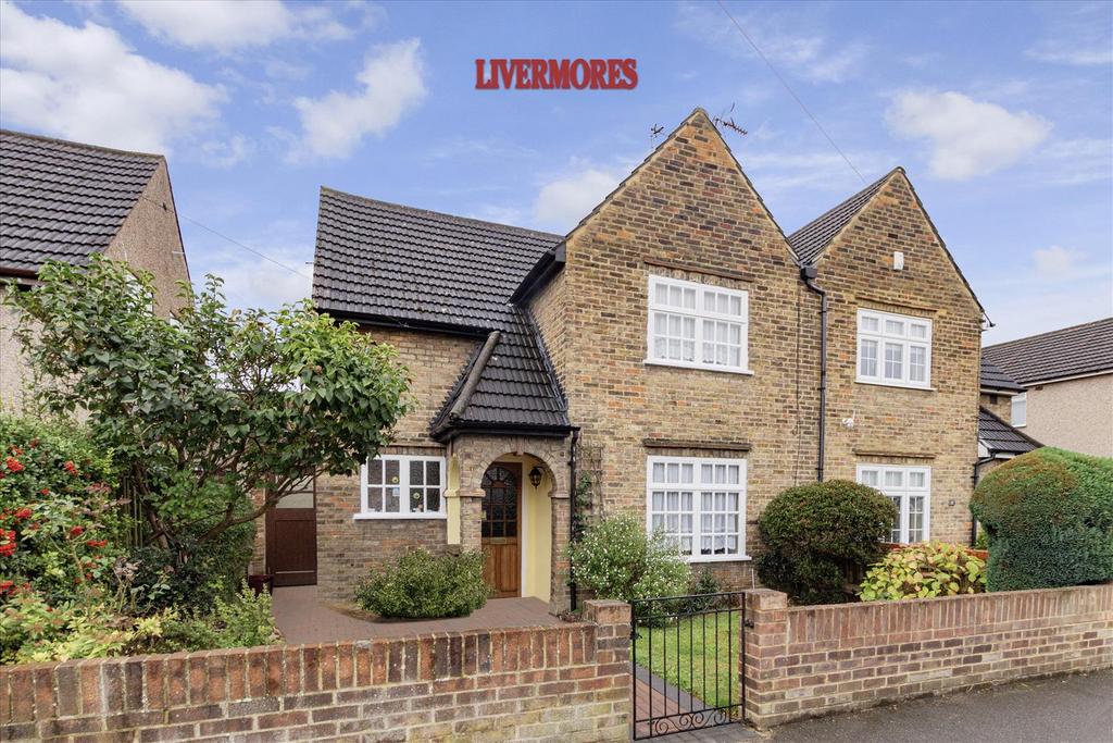 Beech Walk, Crayford, Kent 3 bed semi-detached house - £375,000