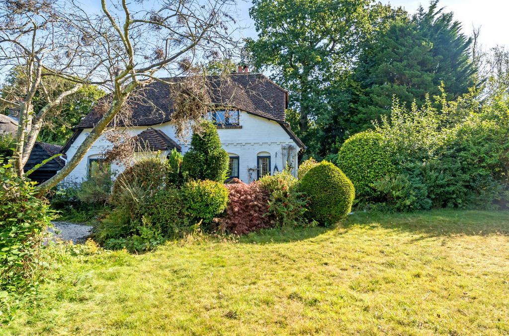 Spinney Lane, West Chiltington, RH20 3 bed detached house - £700,000
