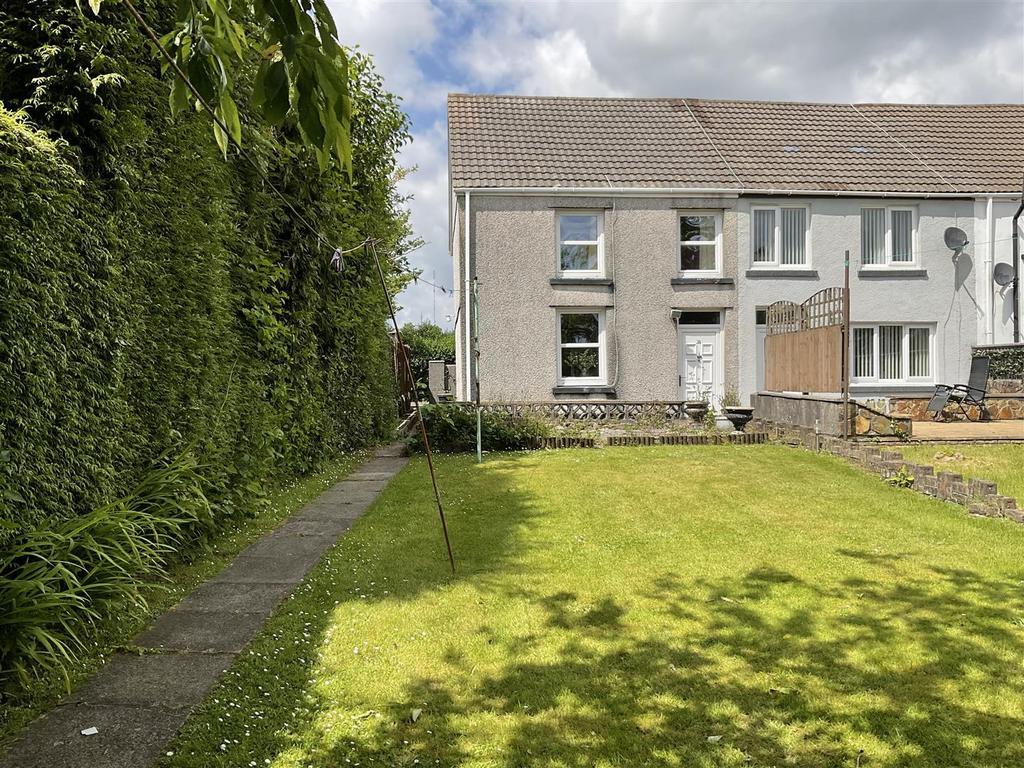 Gate Road, Llanelli SA14 3 bed end of terrace house - £150,000