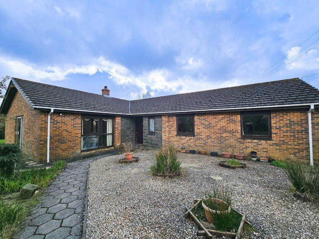 Aberystwyth SY23 4 bed bungalow - £219,950
