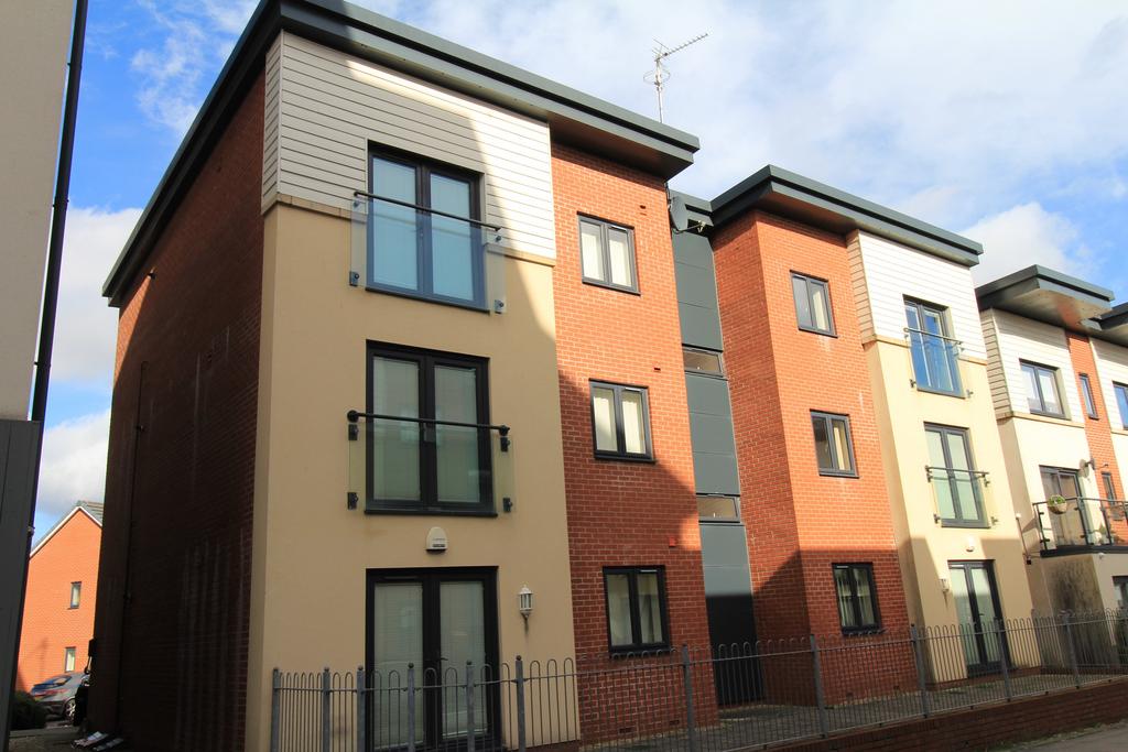 Ravenswood House, 2 bed flat - £875 pcm (£202 pw)