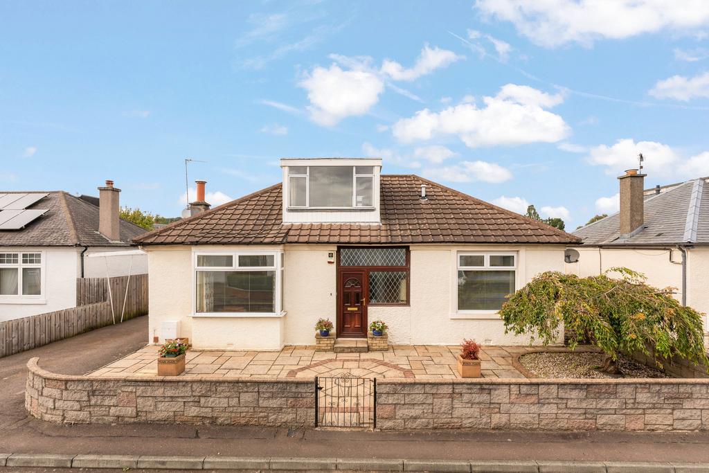 7 Baird Gardens, Edinburgh, EH12 5RS 4 bed detached bungalow - £530,000