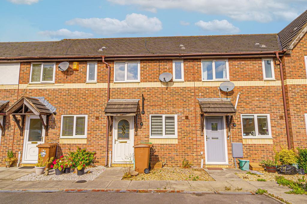 Ty Pucca Close, Machen, CF83 2 bed terraced house - £180,000