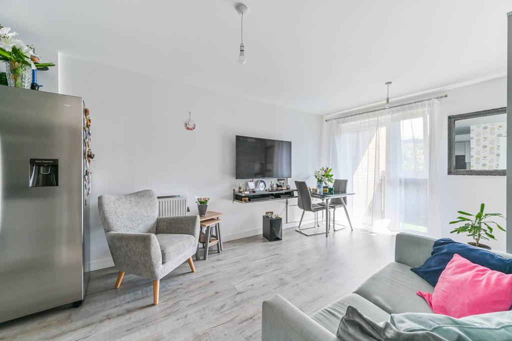 Whitestone Way, Croydon, CR0 1 bed flat - £250,000