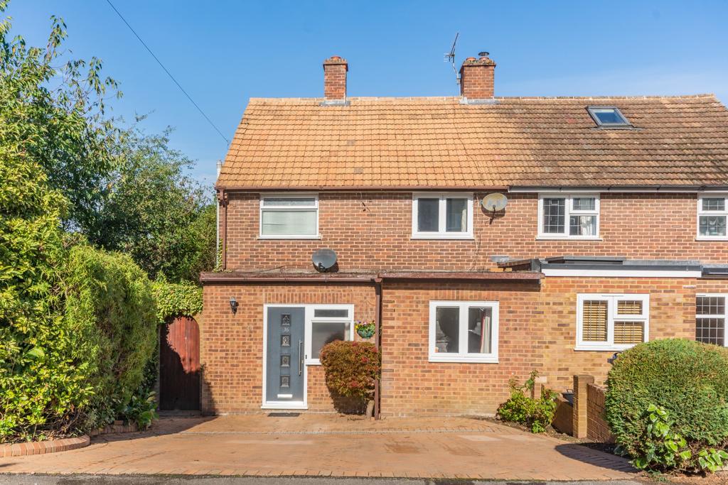 Manor Way, Chesham 4 bed semi-detached house for sale - £695,000