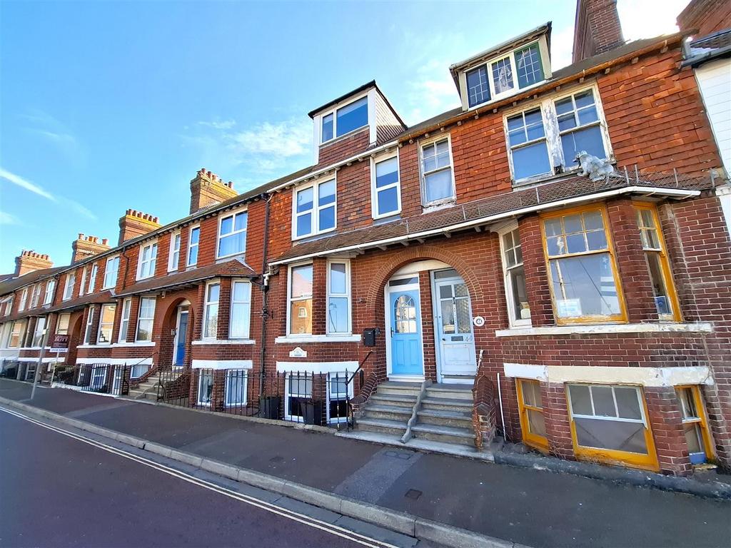 Pier Road, Littlehampton 5 bed terraced house to rent - £1,850 pcm (£ ...