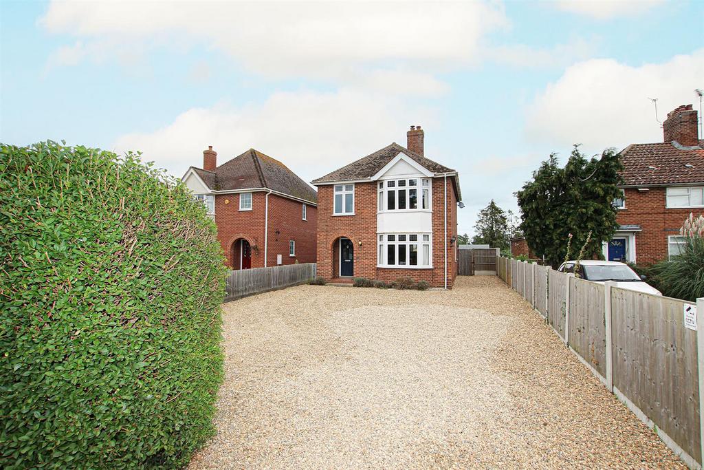 Cavenham Road, Bury St. Edmunds IP28 4 bed detached house - £500,000