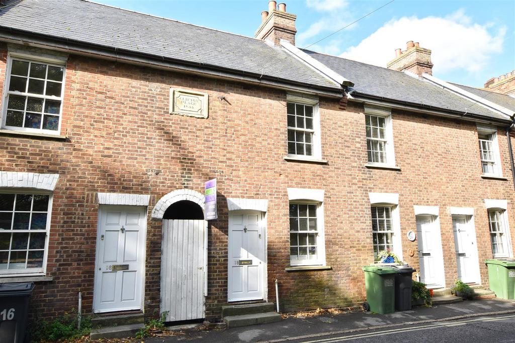 Fishmarket Road, Rye 2 bed terraced house - £1,000 pcm (£231 pw)