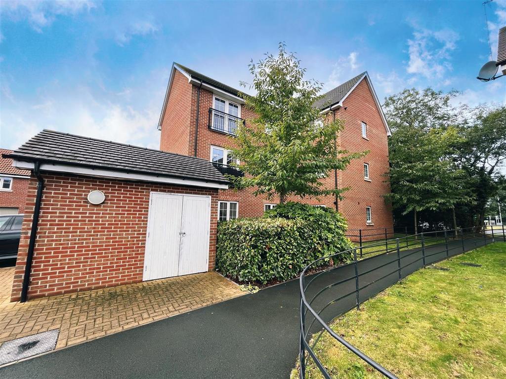 Cartmel Road, Daventry 2 bed house - £187,500