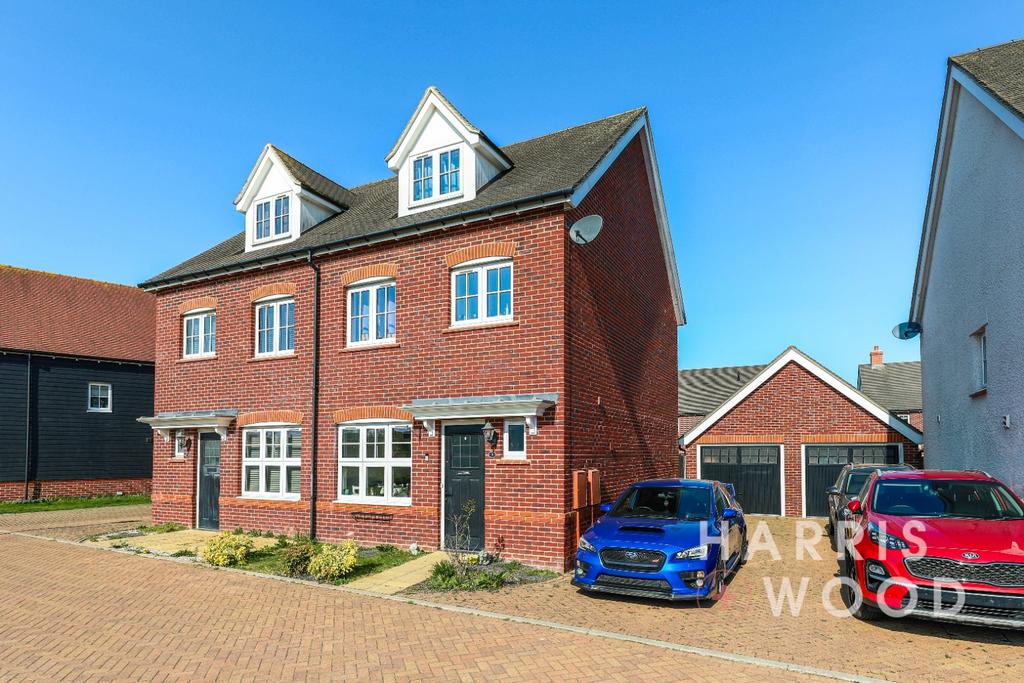 Collar Way, Witham, Essex, CM8 4 bed townhouse for sale - £400,000