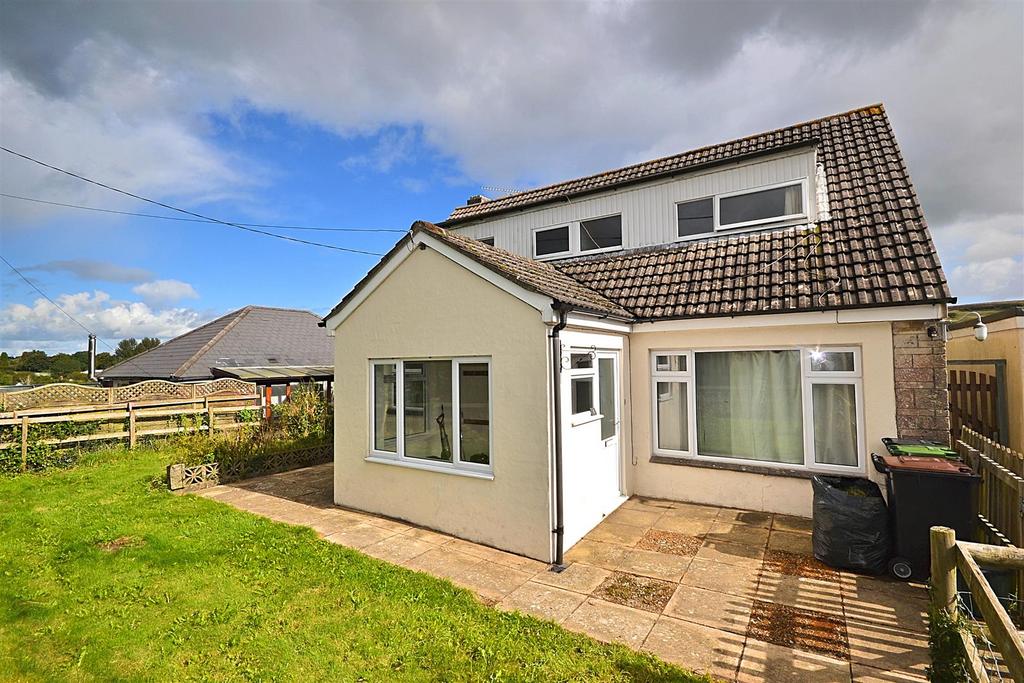 Back Lane, Frome Vauchurch, Dorchester 4 bed detached bungalow - £375,000