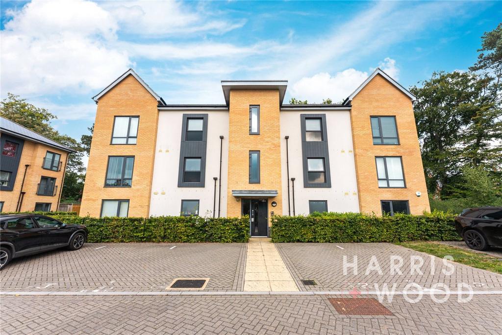Eden Drive, Colchester, Essex, CO4 2 bed apartment - £230,000