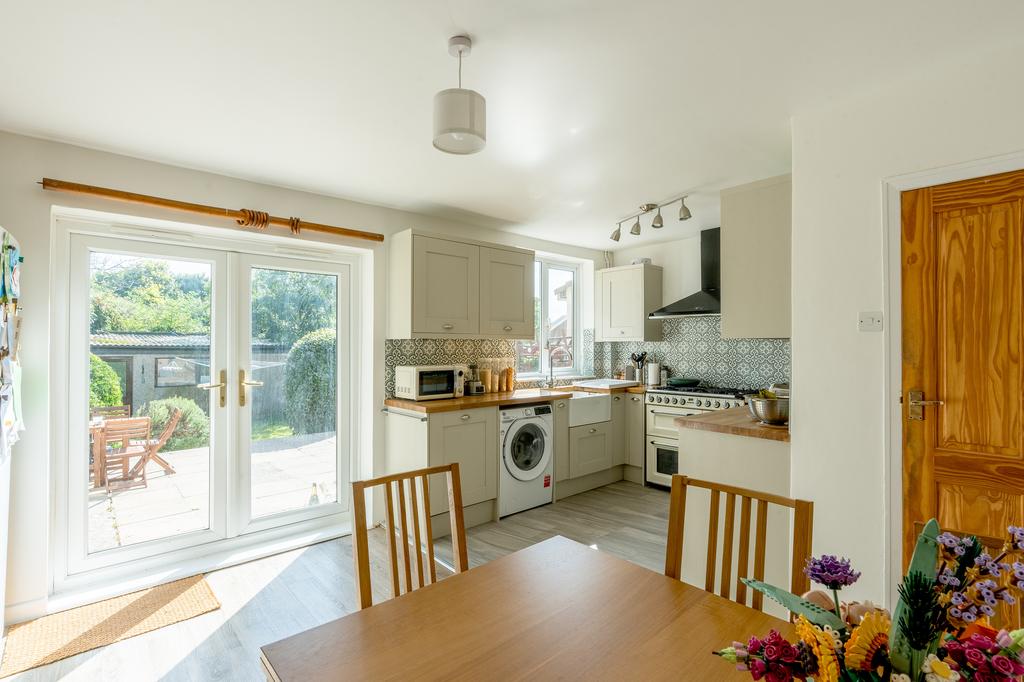 Bristol BS7 3 bed semi-detached house - £375,000