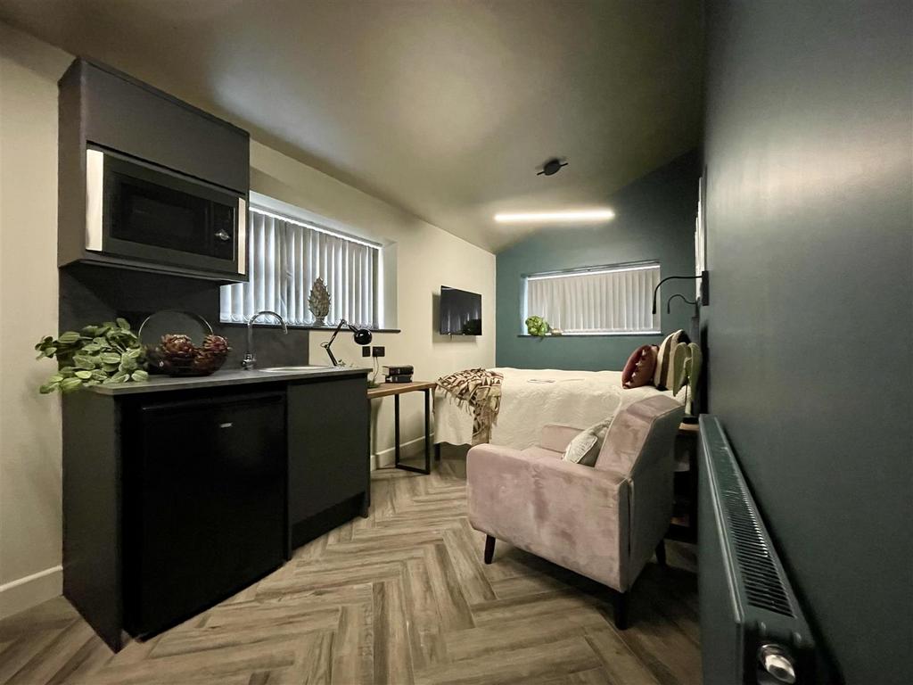Allesley Old Road, Allesley, Coventry Studio - £850 pcm (£196 pw)