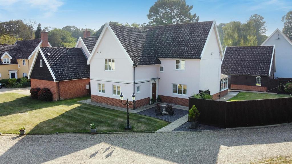 Oak Grove, Sproughton IP8 4 bed detached house for sale - £595,000