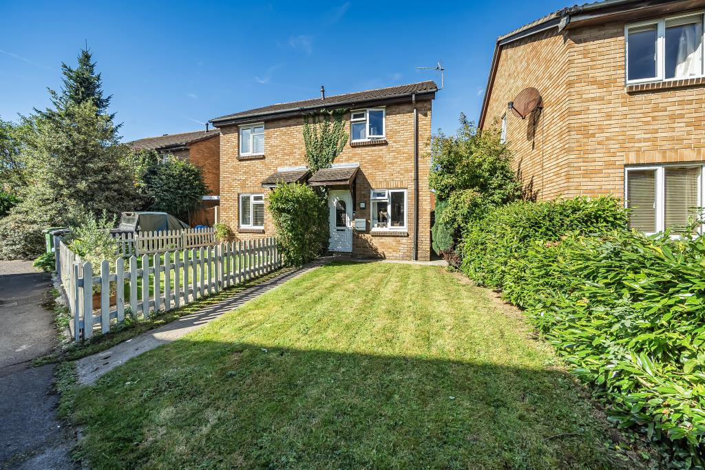 Thatcham, Berkshire, RG19 2 bed semi-detached house - £270,000