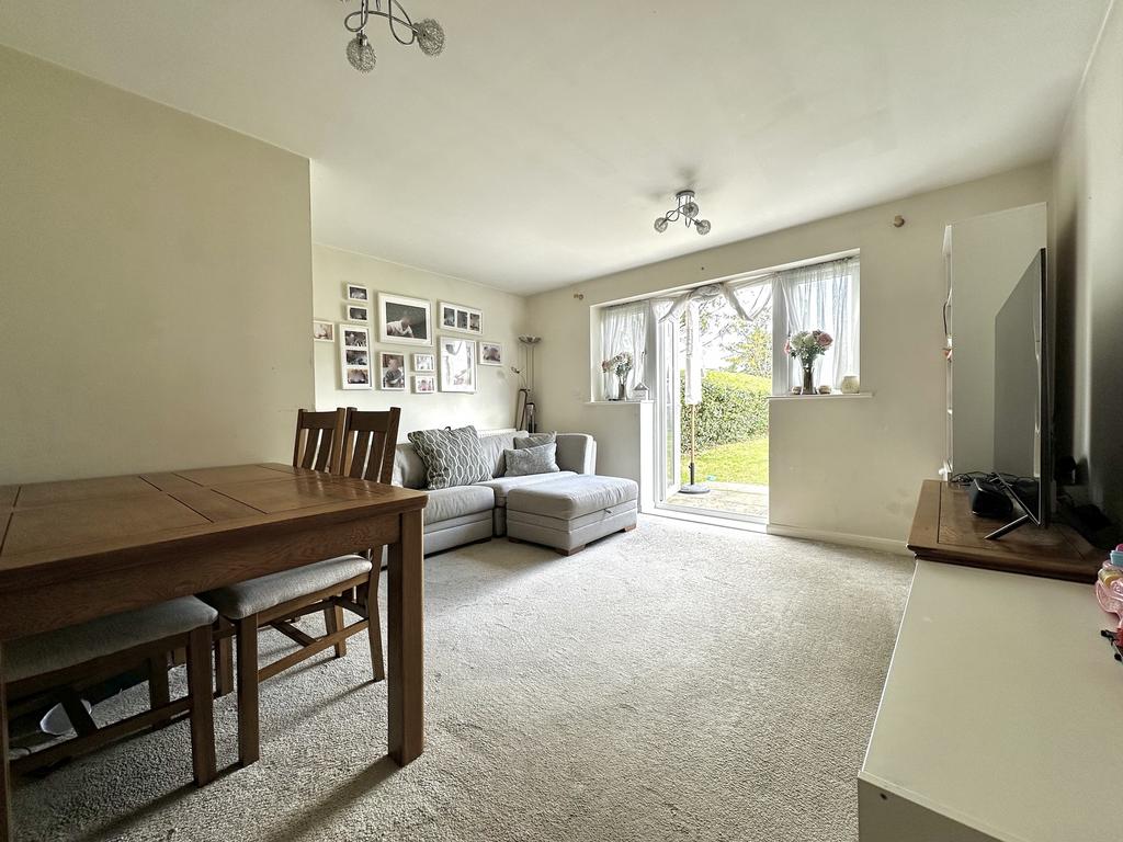Devon Road, Watford, WD24 2 bed flat for sale - £323,000