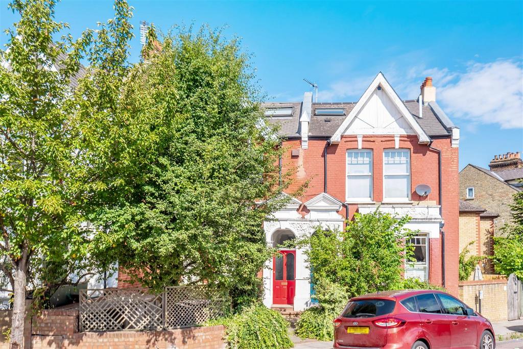 4 Harold Road, London N8 2 bed flat - £475,000