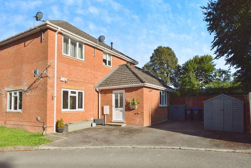 Partridge Way, Salisbury ... 1 bed ground floor flat - £160,000