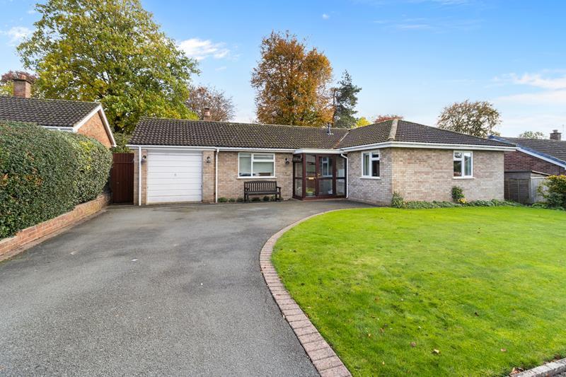 17 Pound Close, Ledbury... 3 bed bungalow - £535,000
