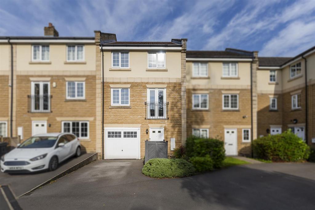 Annie Smith Way, Huddersfield HD2 4 bed townhouse for sale - £230,000