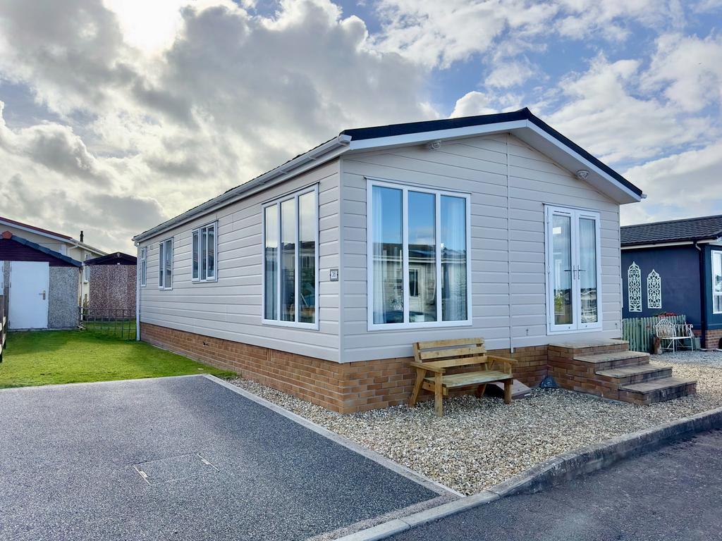St Merryn Park, St Merryn, PL28 8QA 2 bed lodge for sale - £127,500
