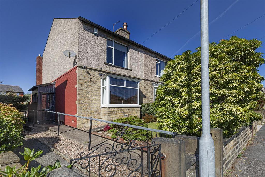 Heatherfield Road, Huddersfield HD1 2 bed semi-detached house - £170,000