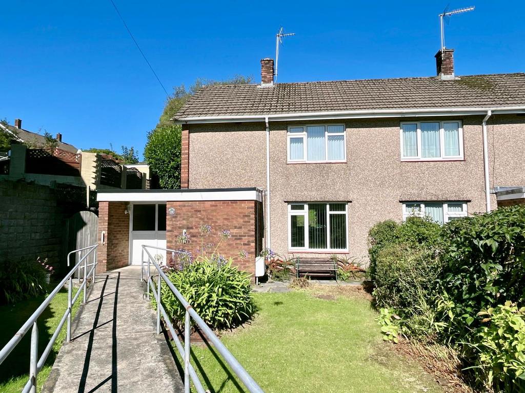 Sketty Park Drive, Swansea SA2 2 bed semi-detached house - £175,000
