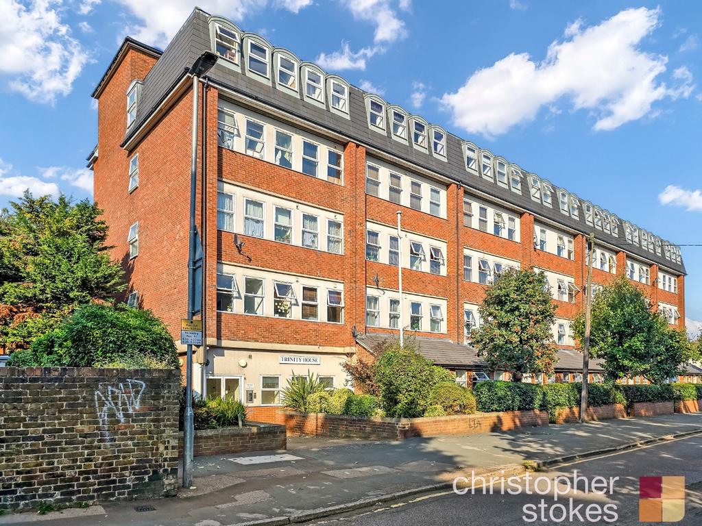 Trinity House, Trinity Lane, Waltham... 2 bed apartment - £250,000
