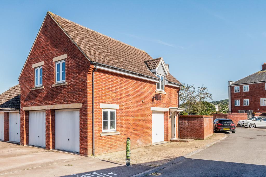 Grebe Gardens, Coopers Edge... 2 bed coach house for sale - £180,000