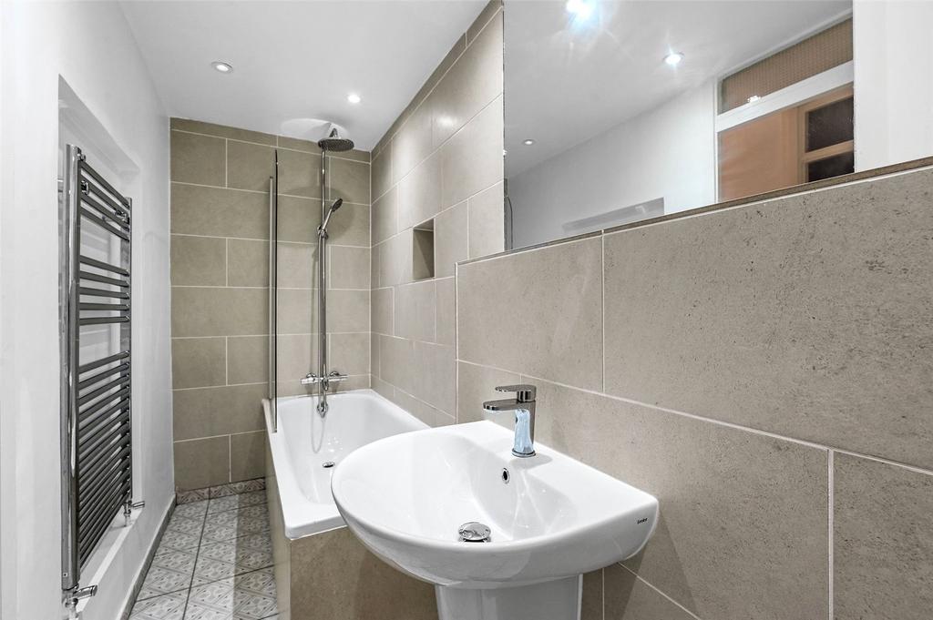 James Docherty House, Patriot Square E2 1 bed apartment - £1,900 pcm (£ ...