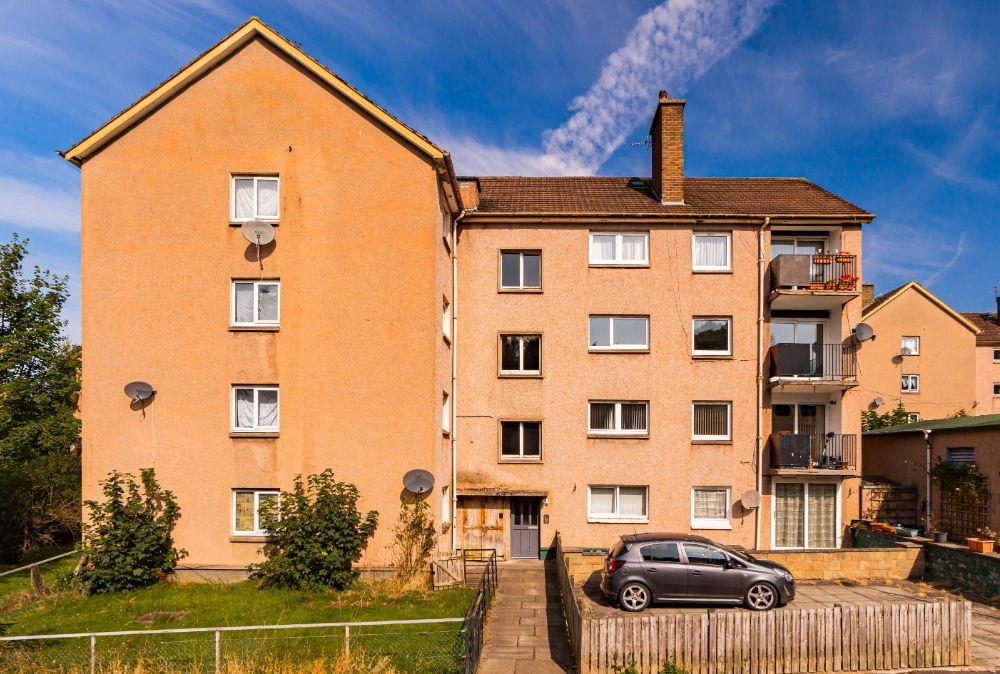 Alan Breck Gardens, Edinburgh EH4 2 bed flat - £155,000