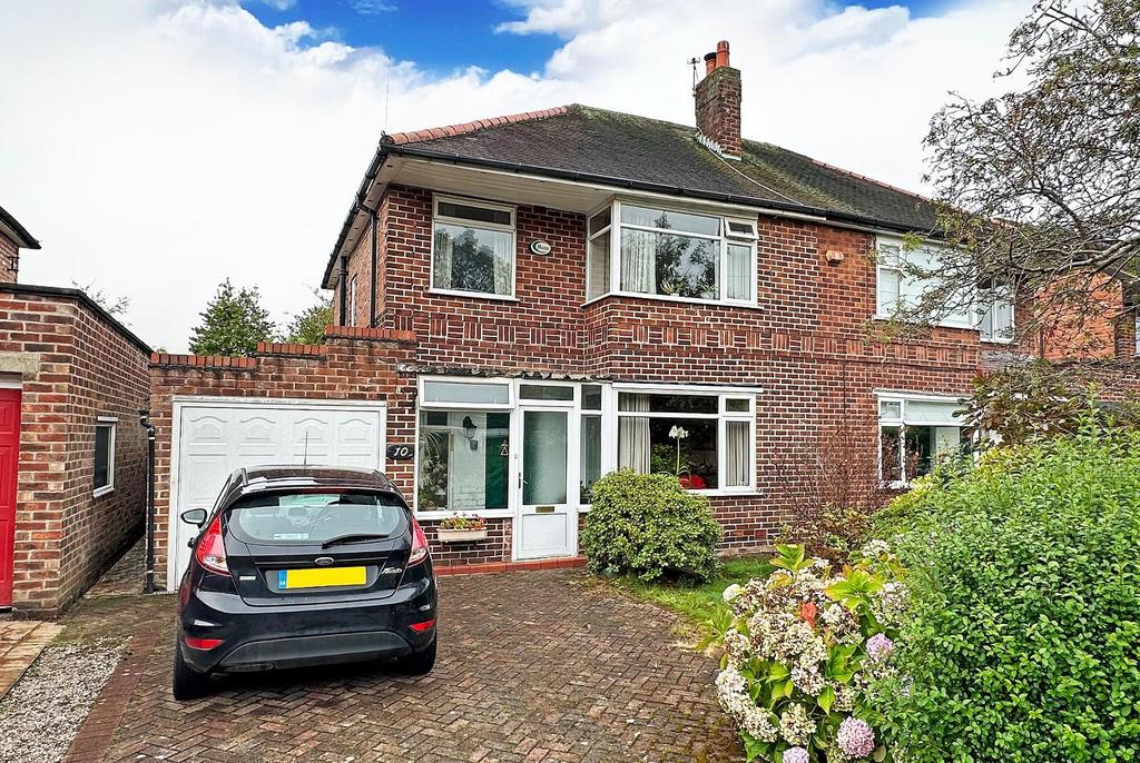 Mosley Road, Timperley 3 bed semi-detached house - £450,000