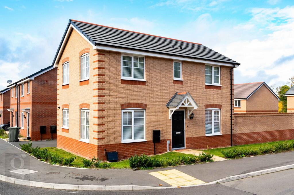 Harrison Grove, Worcester 3 bed detached house - £1,350 pcm (£312 pw)