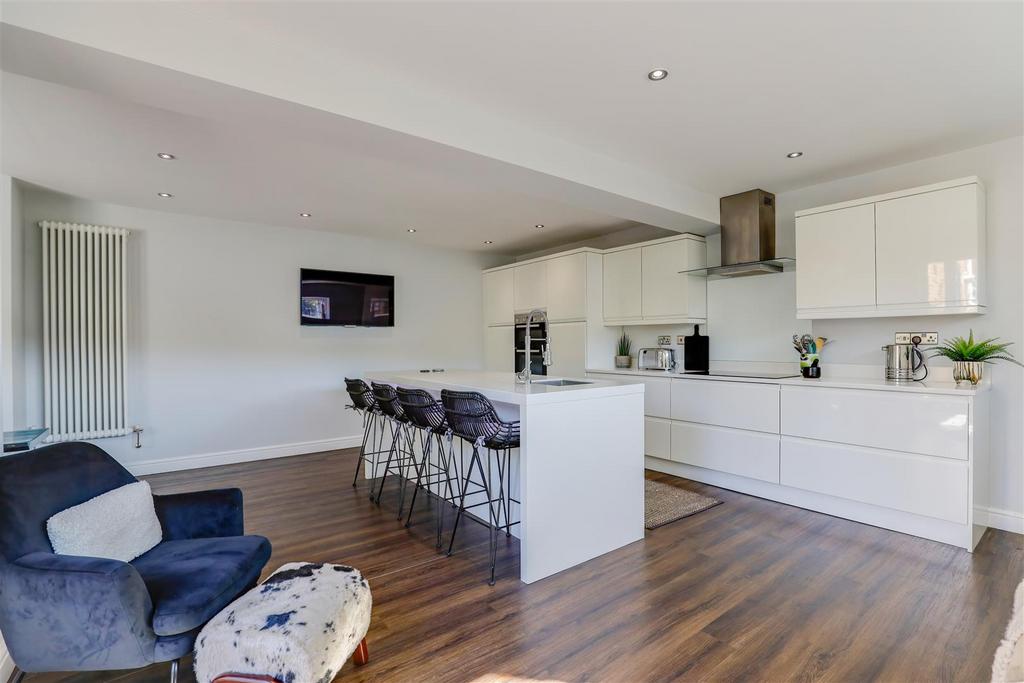 Gerddi Ty Bryn, Pencoed, Bridgend... 4 bed detached house - £475,000