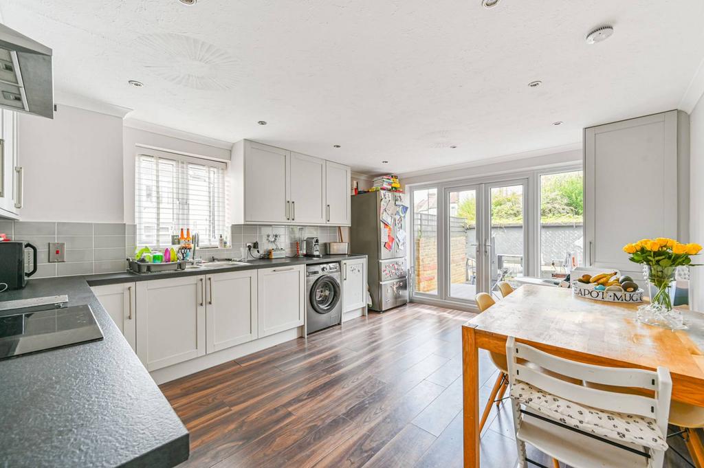 Gleneagle Road, Streatham, London, SW16 4 bed terraced house - £3,300 ...