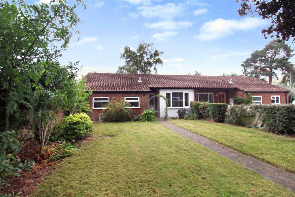 Falkland Close, Hellesdon, Norwich... 2 bed bungalow - £200,000