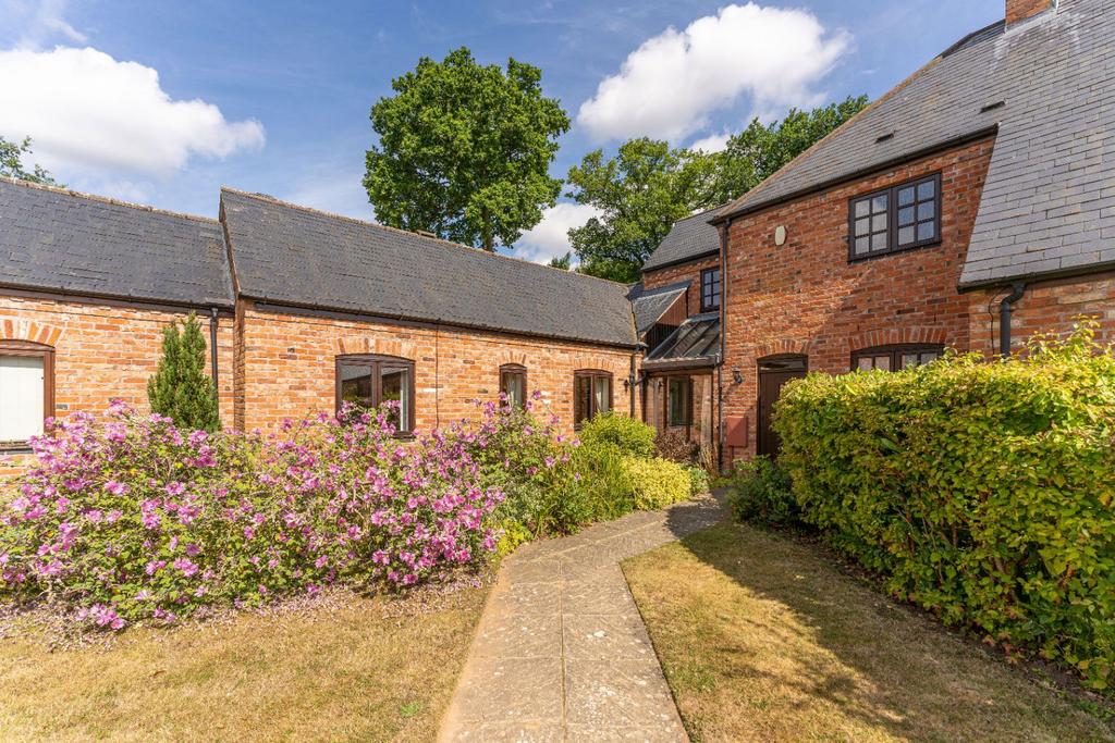 Birmingham Road, Warwick CV35 4 bed barn conversion - £625,000
