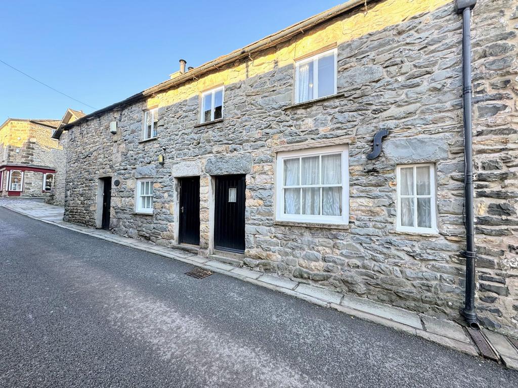 88-90 Main Street, Cumbria LA10 2 bed cottage - £350,000
