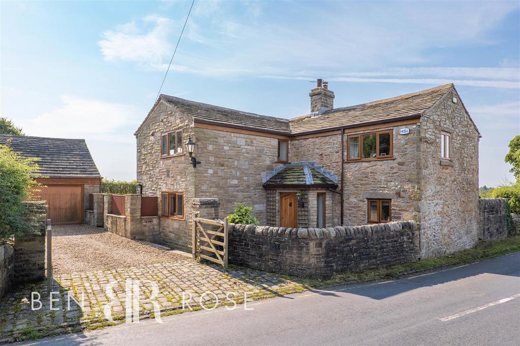 Dill Hall Brow, Heath Charnock, Chorley 4 bed detached house - £749,995