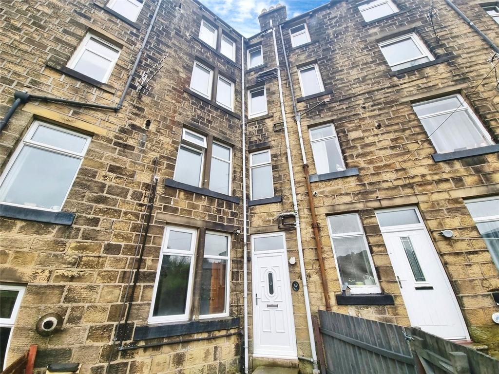 Oak Street, Keighley BD22 2 bed terraced house - £725 pcm (£167 pw)