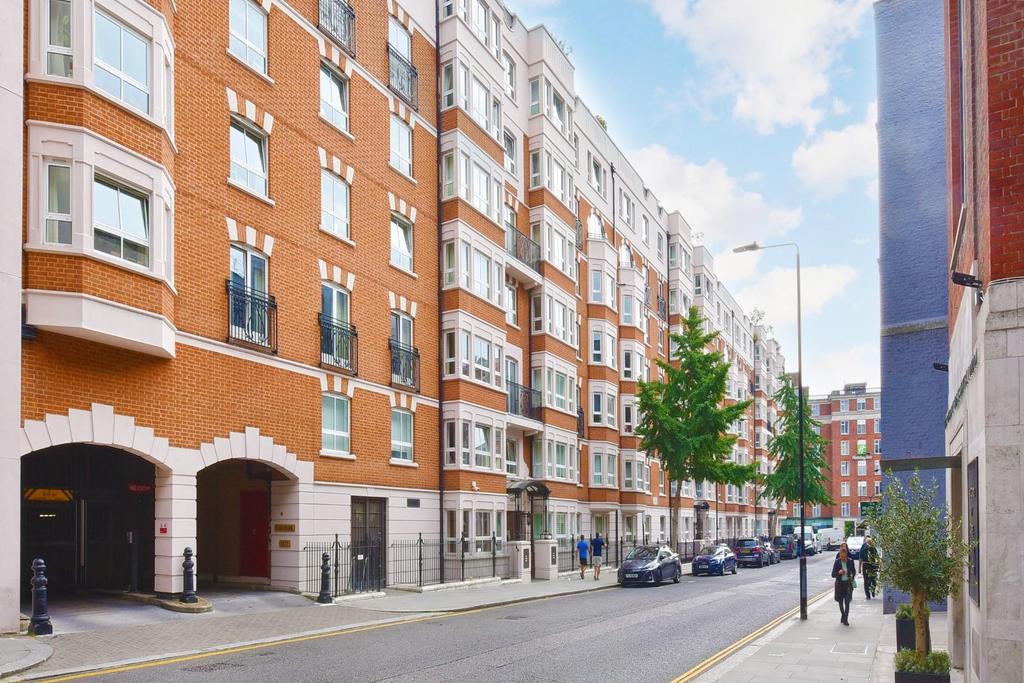 Regent Court, Kensington, London, W8 2 bed flat - £3,683 pcm (£850 pw)