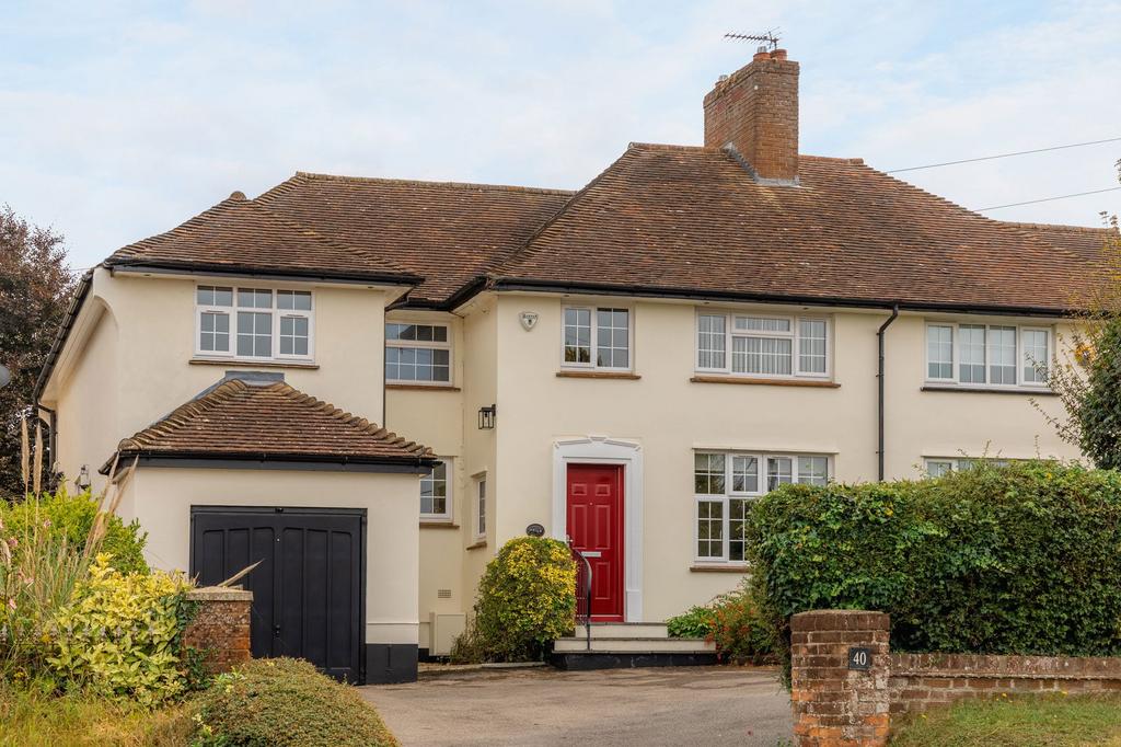 Icknield Way, Tring, Hertfordshire, HP23 4 bed semi-detached house - £ ...