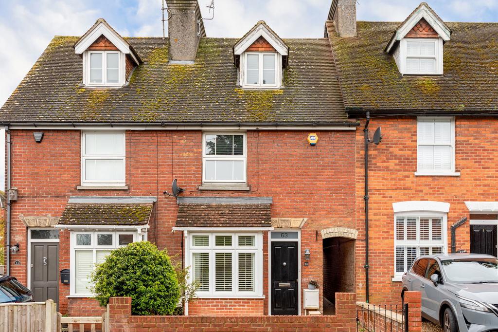 Miswell Lane, Tring, Hertfordshire, HP23 3 bed terraced house for sale ...