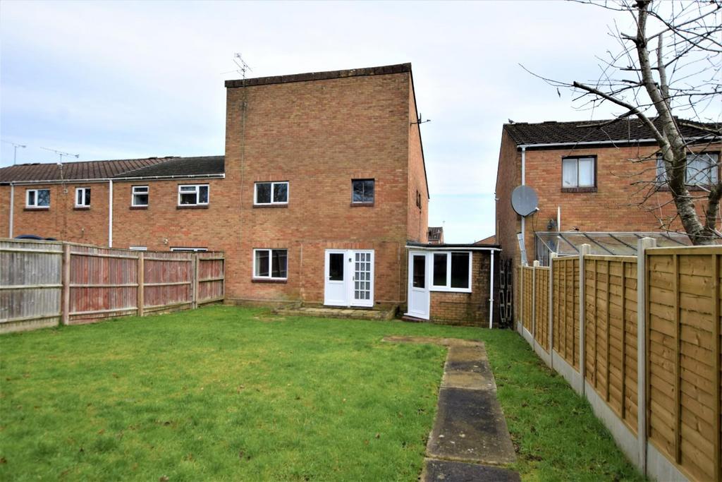 Beaulieu Close, Toothill, Swindon 4 bed end of terrace house - £1,400 ...