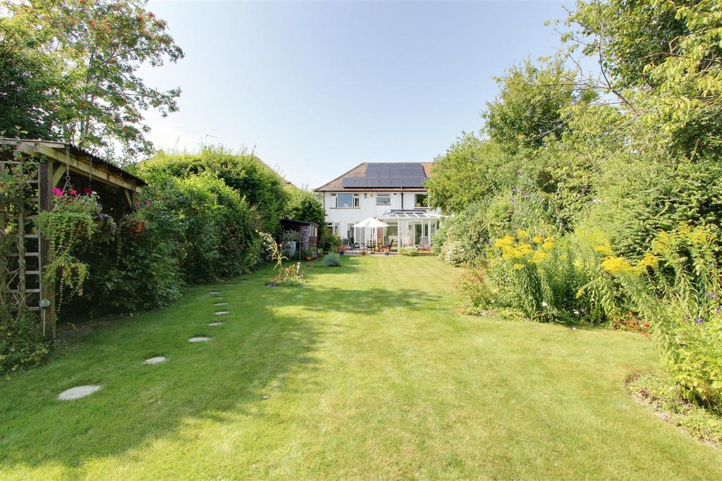 Windmill Way, Tring 4 bed semi-detached house - £900,000